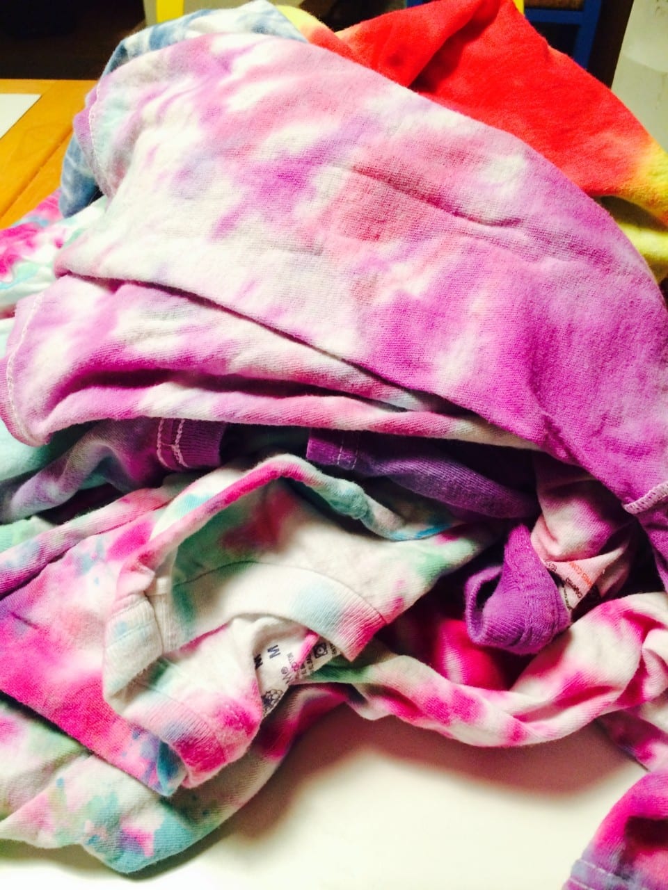 How To Repurpose Cotton T-Shirts into Cleaning Rags - Modern Day Moms