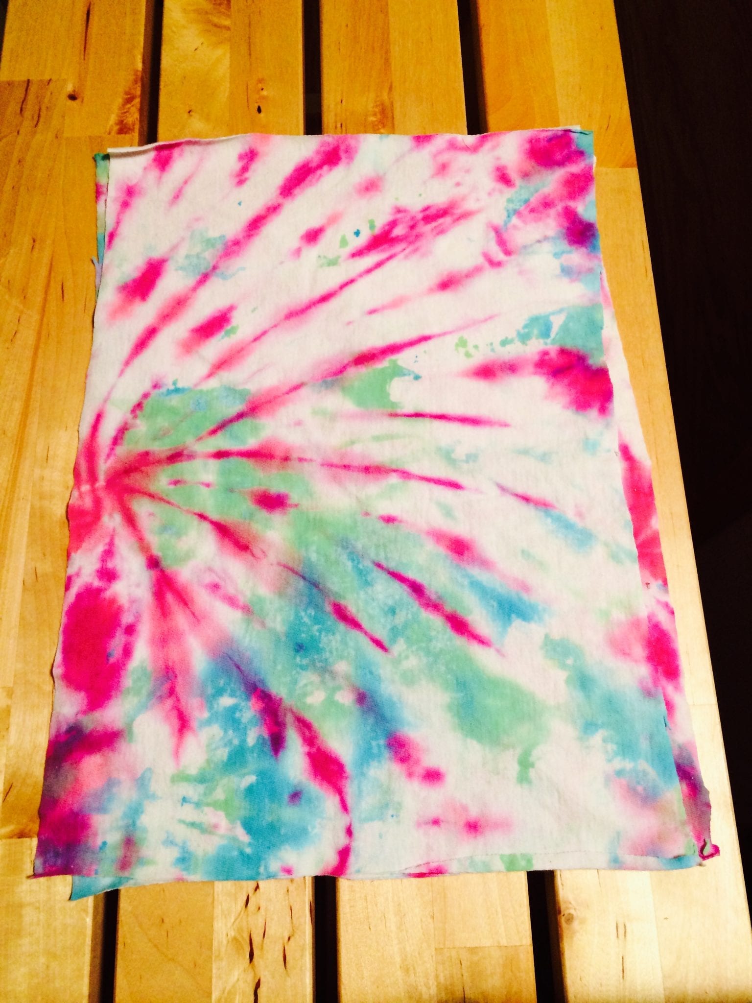 How To Repurpose Cotton T-Shirts into Cleaning Rags - Modern Day Moms