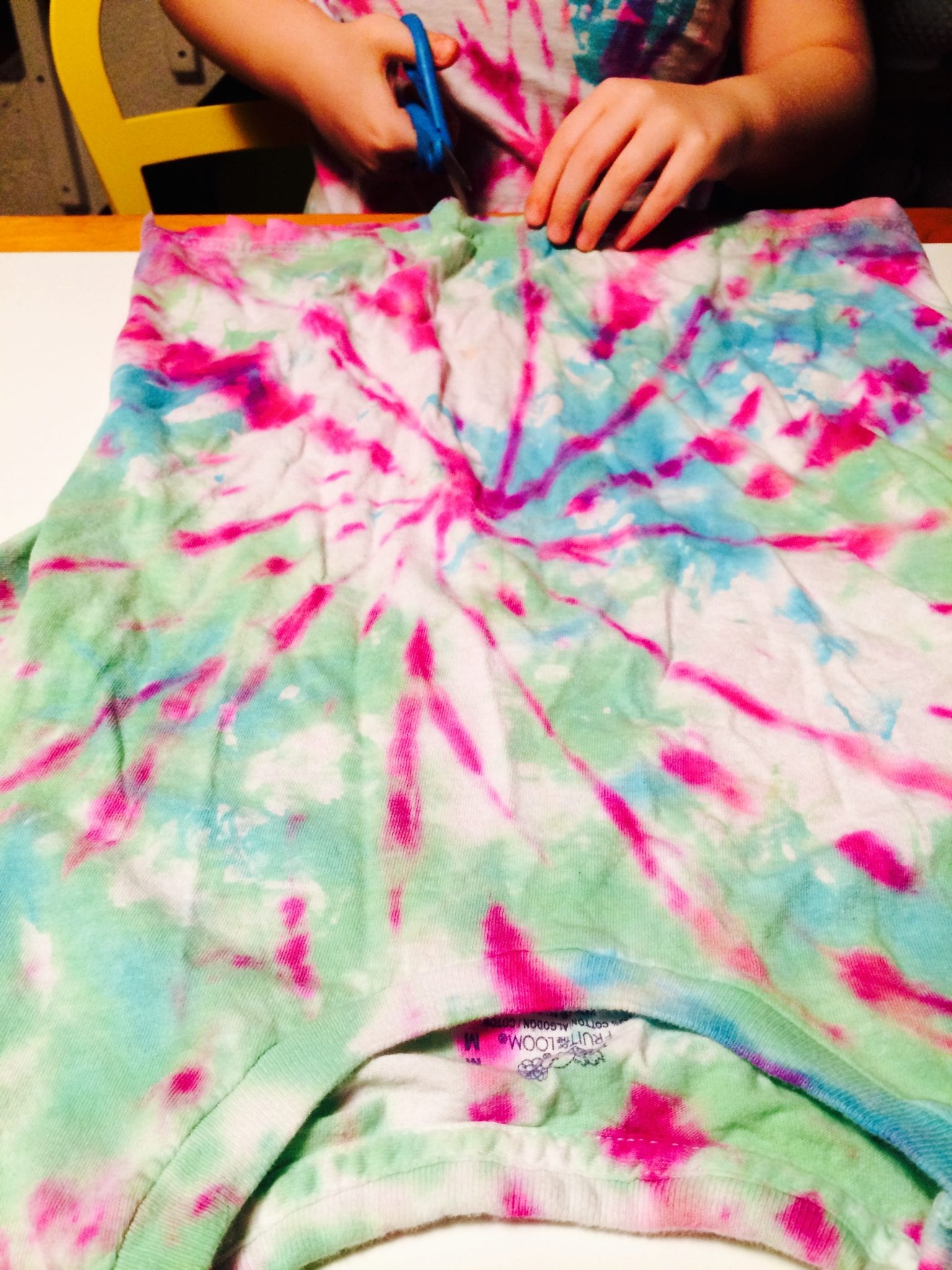 How To Repurpose Cotton T-Shirts into Cleaning Rags - Modern Day Moms