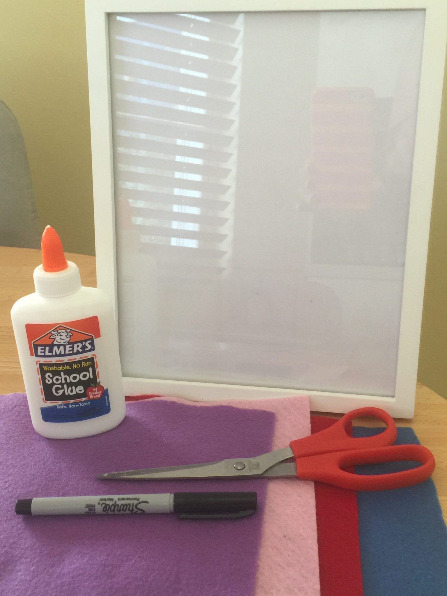 Easy Family Hand Craft - Modern Day Moms