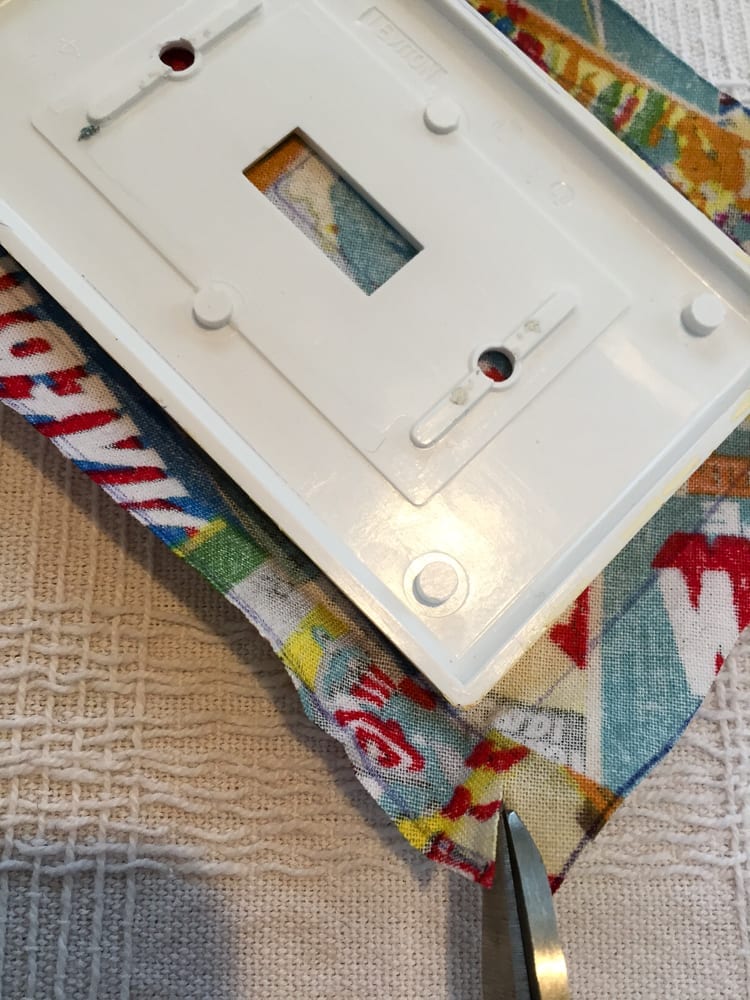 DIY Fabric Covered Light Plate And Letter - Modern Day Moms