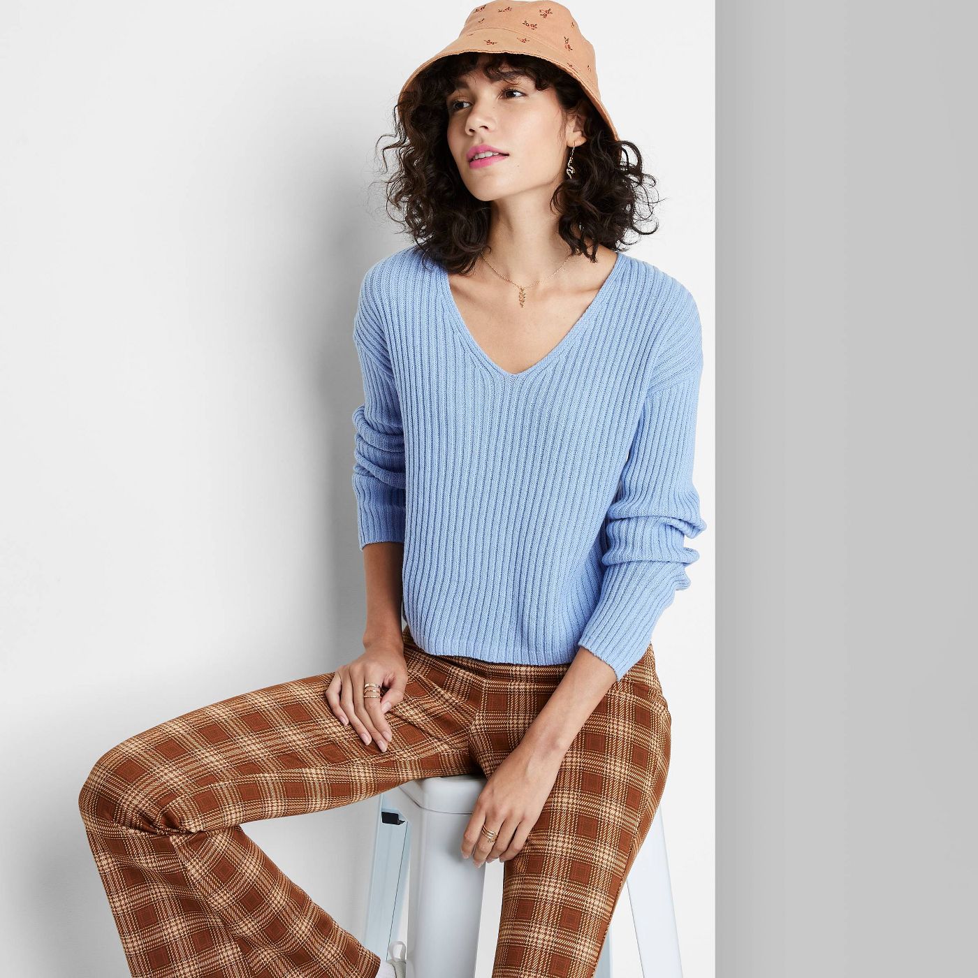 Sweater Season: The Latest Trends in Snug, Comfy Sweaters - Modern Day Moms